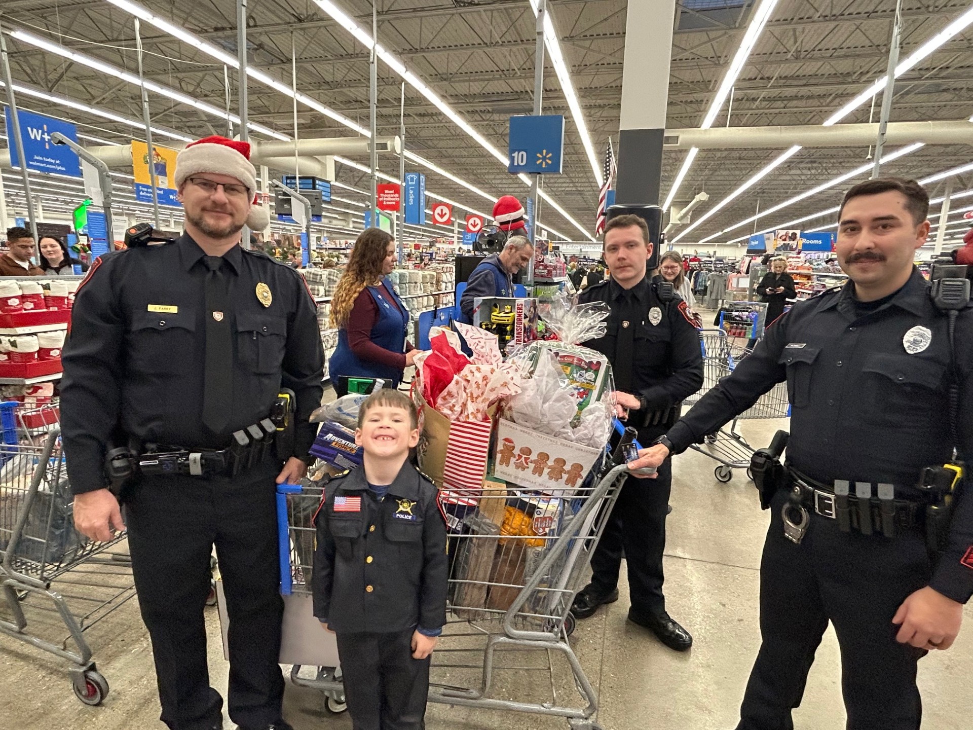 Children enjoy Nitro’s annual Shop with a Cop event – WCHS Network ...